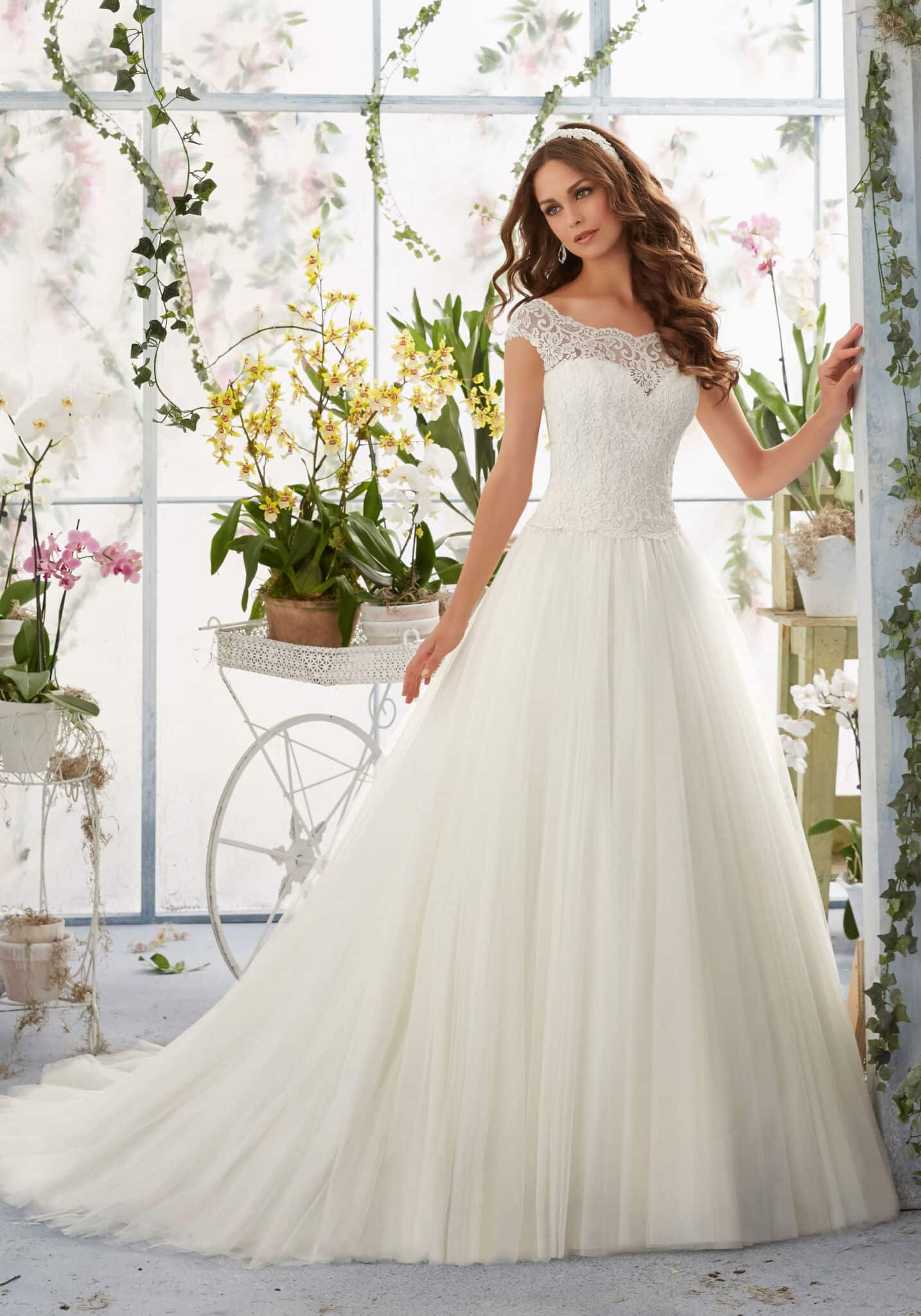 13 Best Belly Fat Wedding Dresses to Hide Belly and Arms - GigWise