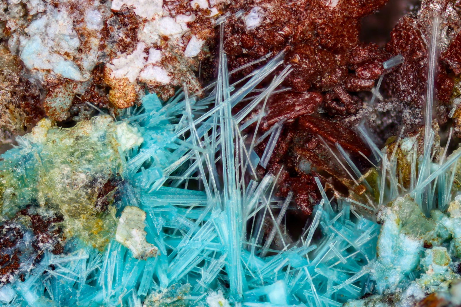 Guide on Microcrystalline Quartz: Different Types of Quartz Gems - GigWise