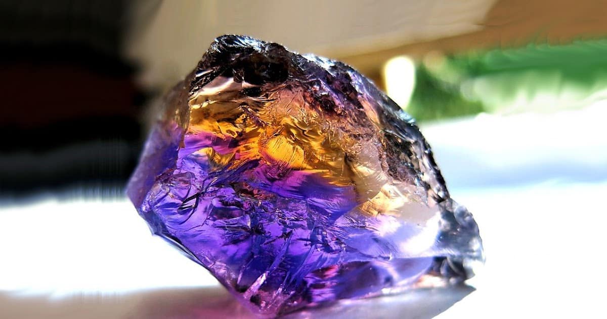 Guide on Microcrystalline Quartz: Different Types of Quartz Gems - GigWise