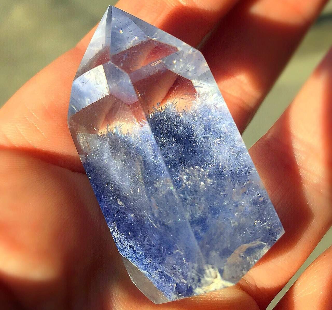 Guide on Microcrystalline Quartz: Different Types of Quartz Gems - GigWise