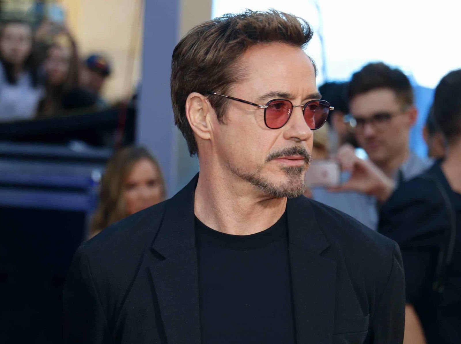 A Step-By-Step Guide on Tony Stark's Beard Grooming Techniques - GigWise